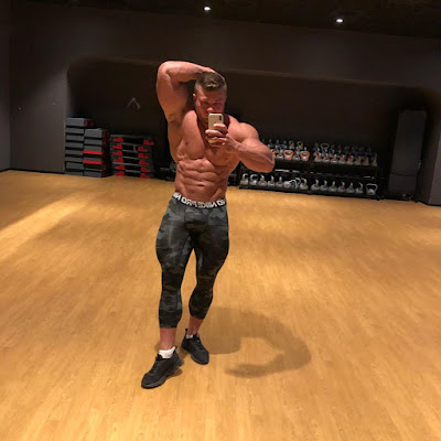 the beauty of male muscle: Oleg