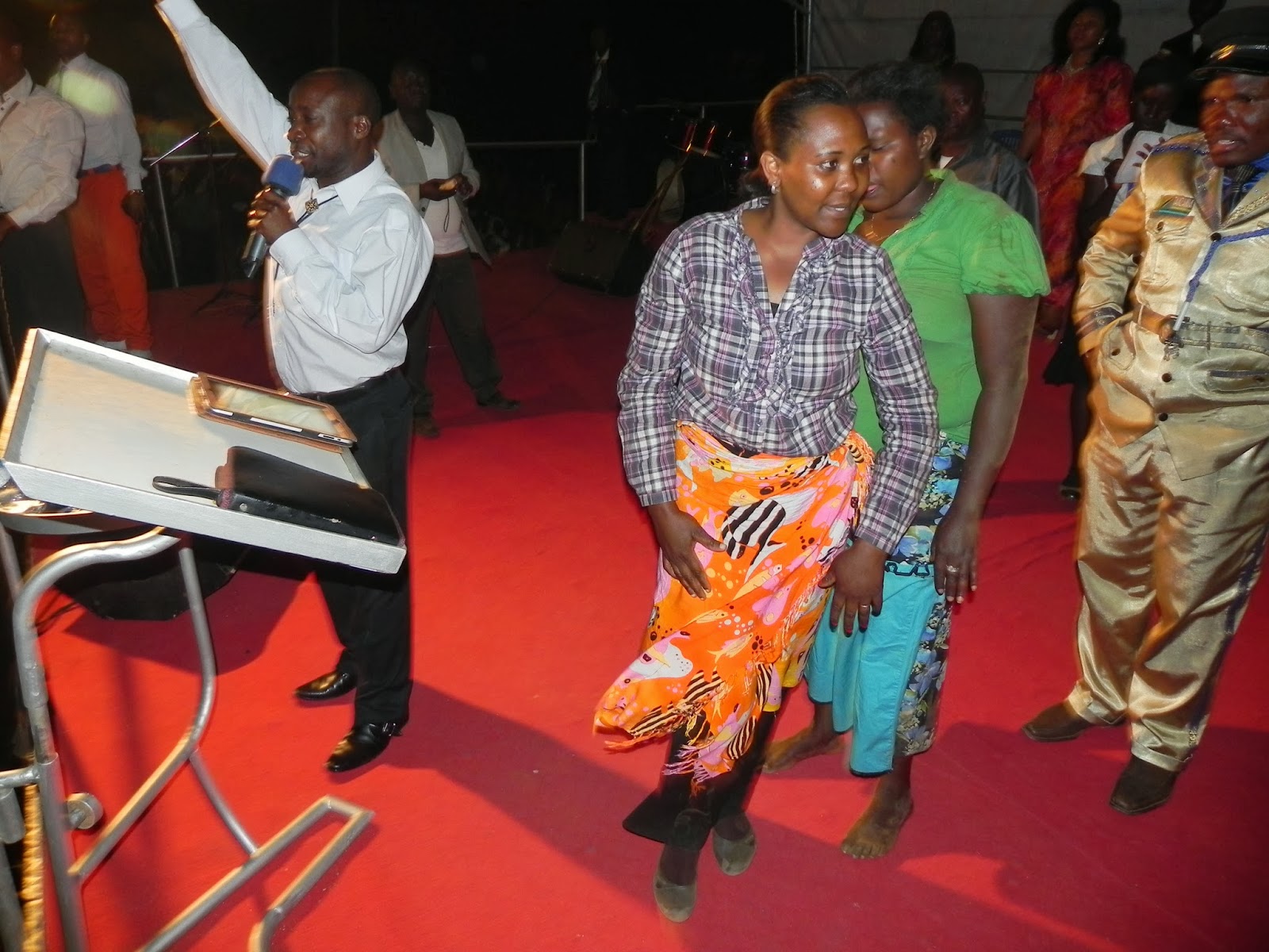 Ufufuo Na Uzima SHUHUDA/TESTIMONIES: APONYWA MATATIZO YA MOYO NA UVIMBE ...