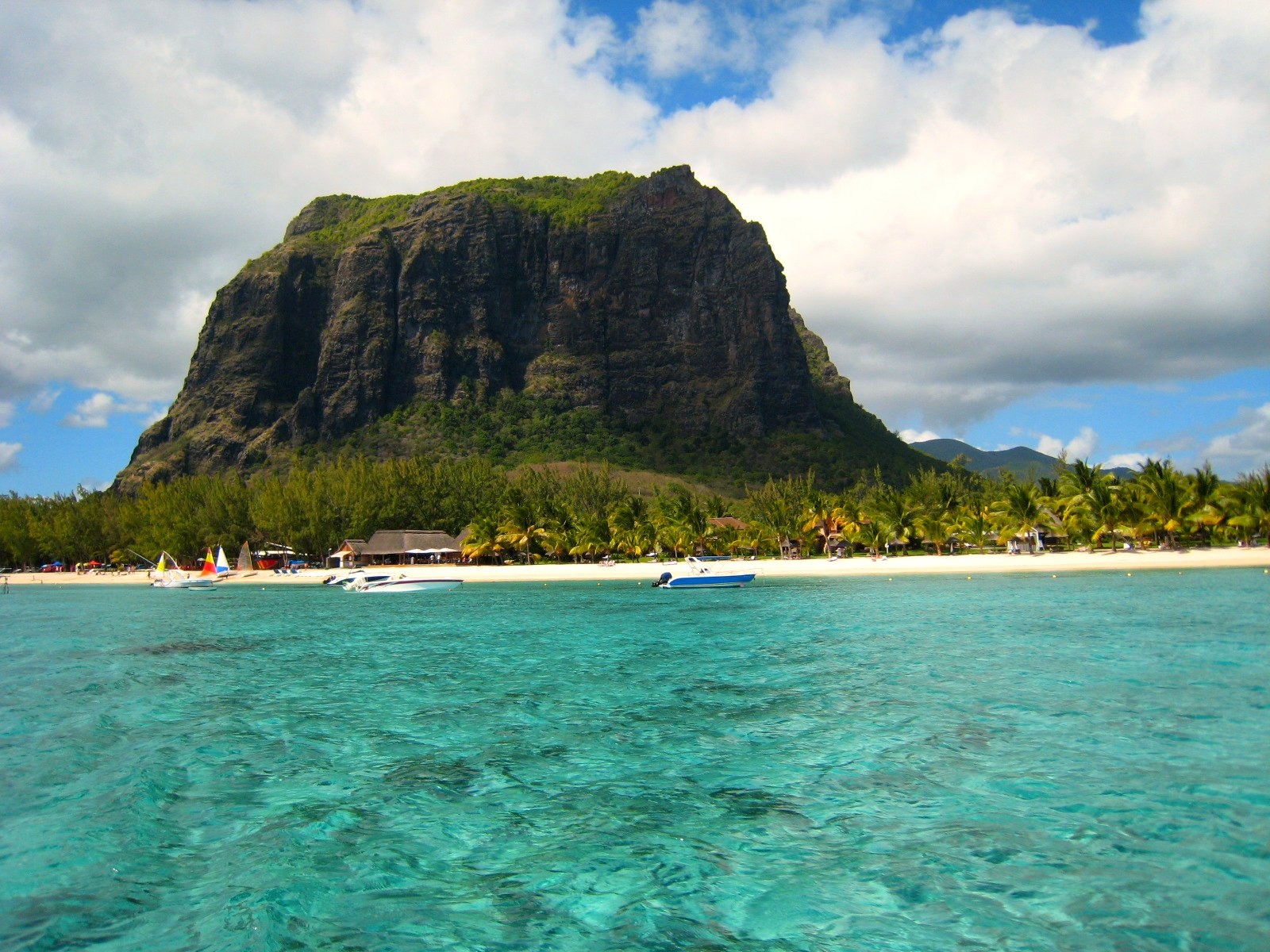 Midas Food n Travel Blog: Mauritius Day 2, 4 & 6 - LUX* Le Morne resort