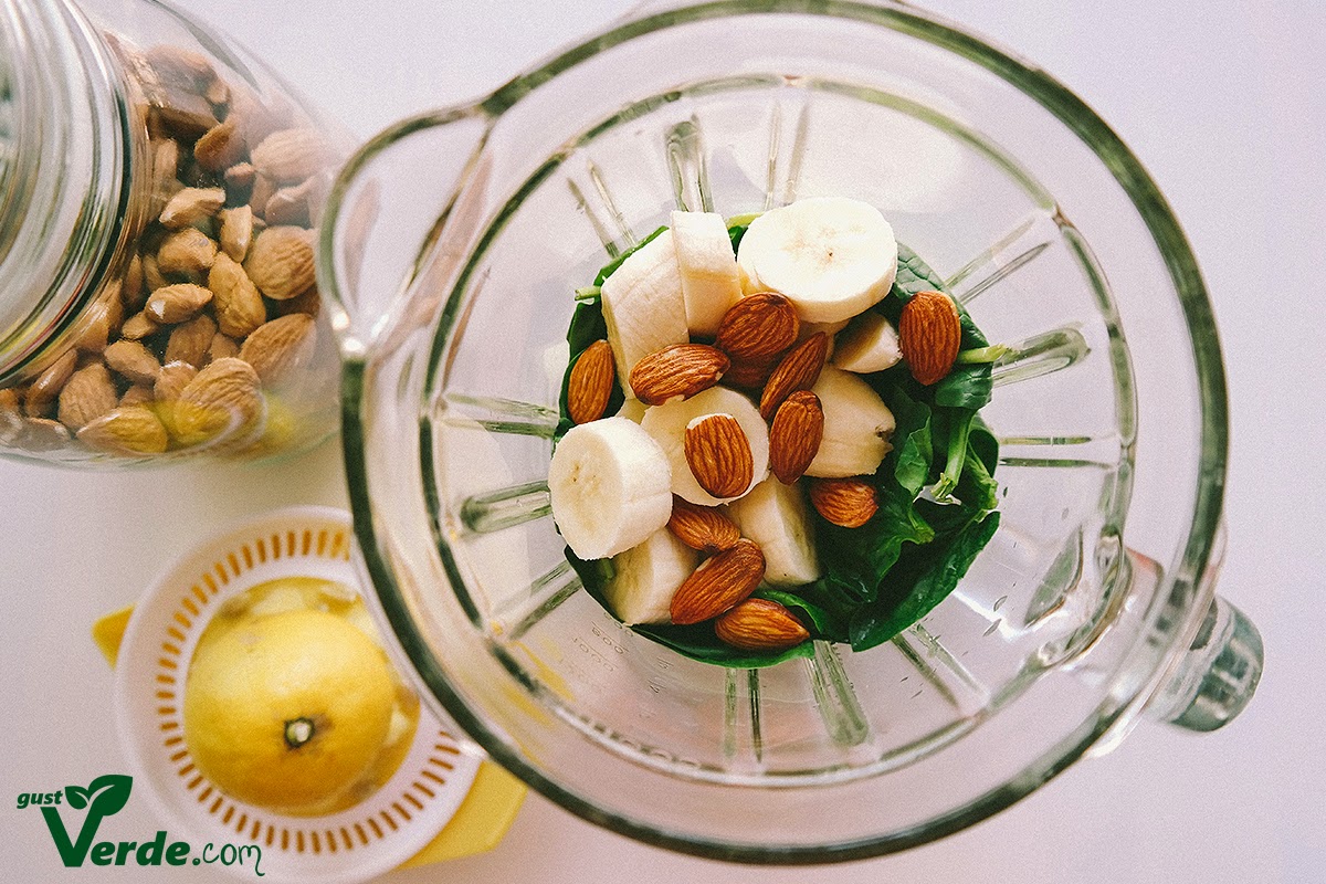 Smoothie rapid! nr.2 (spanac, mar, banana si kiwi). - Secretele Ramonei®