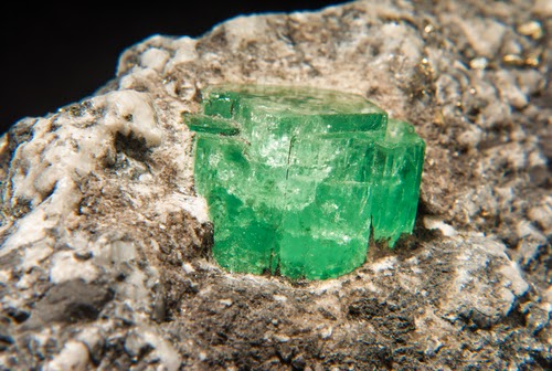 Everything You Need To Know About Emerald Rings - The Diary Of A ...