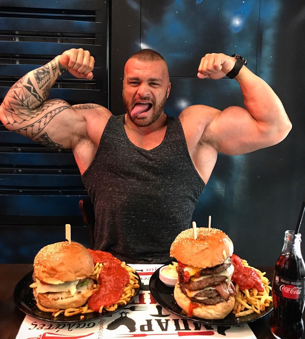 Muscle Lover: Greek muscle hunk Nikolas Michaloglou