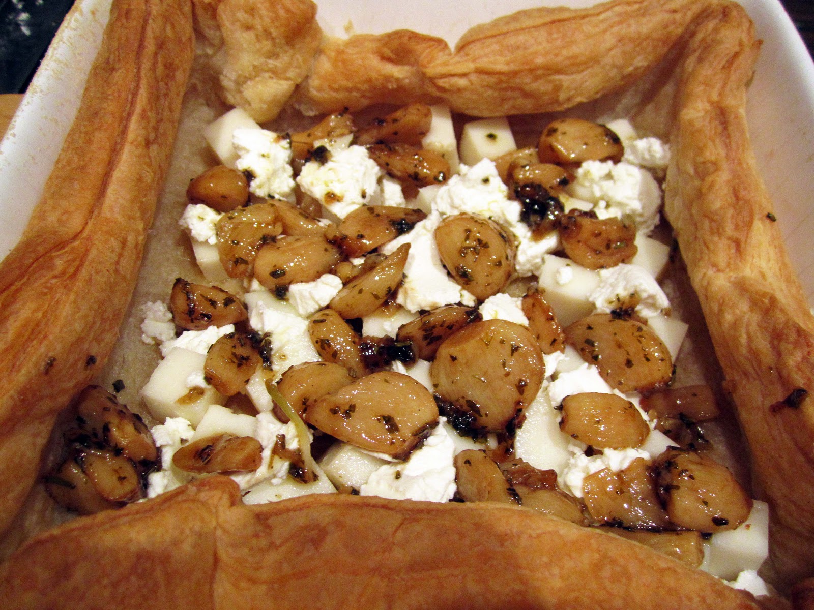 Caramelised garlic tart | The Grazer