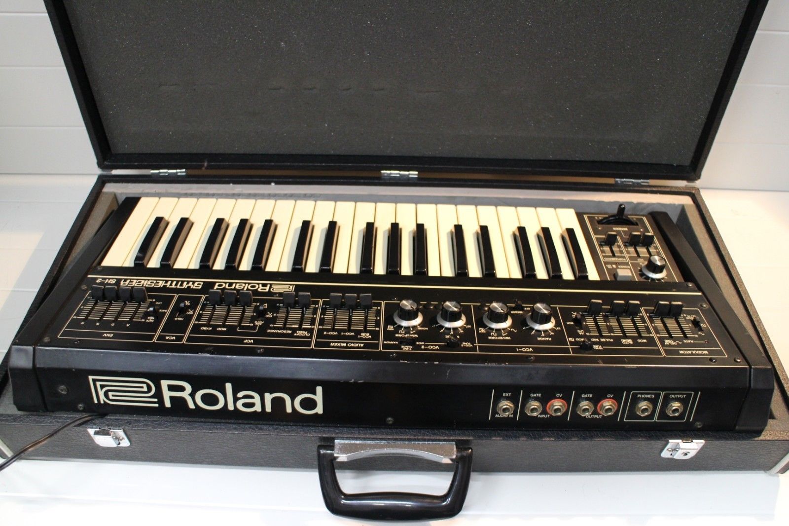 MATRIXSYNTH: Vintage Roland SH-2 SH 2 Analog Synthesizer Keyboard w ...