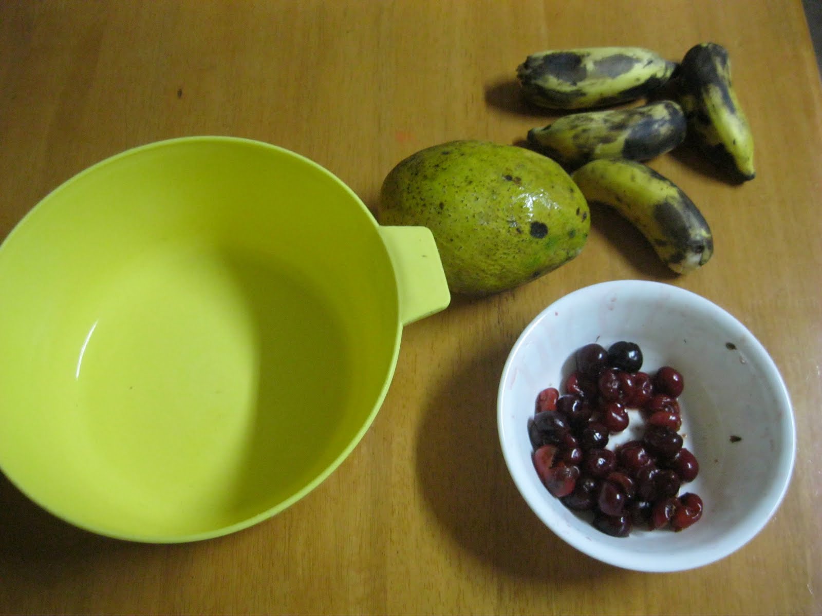 Mmm. Food.: Cherry-mango-Smoothie-Banana "Brake"/Banana Bread with ...