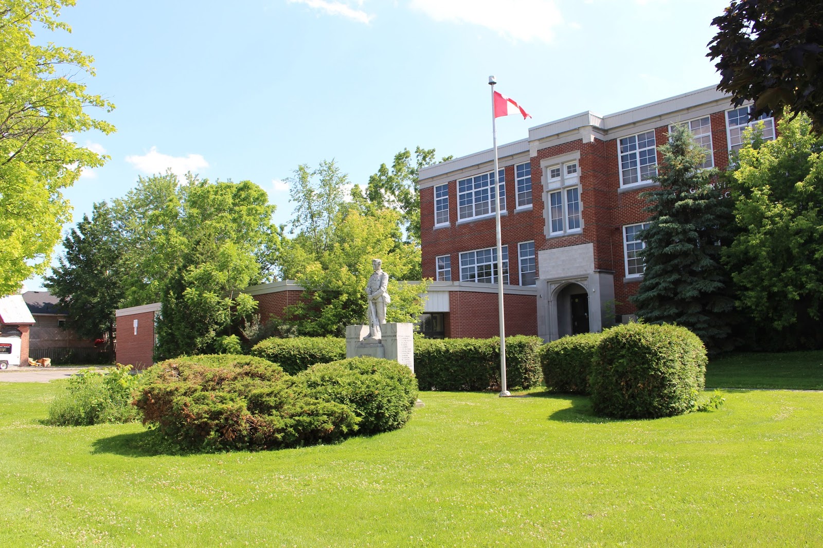 Memorials in Ottawa: Kemptville War Memorial