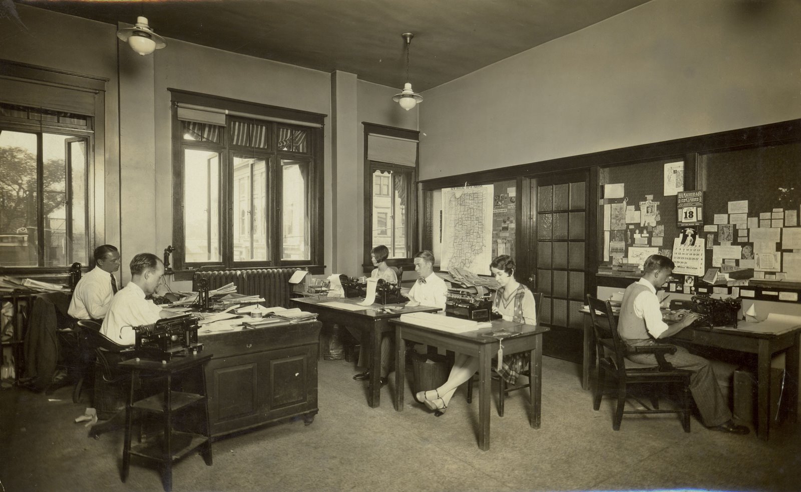 oz.Typewriter: Glorious Reality of Typewriters in Newspaper Newsrooms