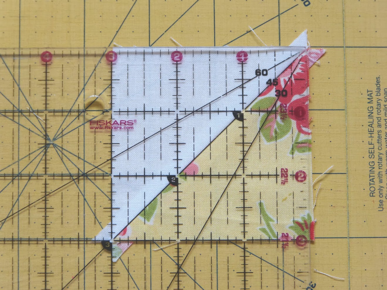 Pretty Little Quilts: Summer Beach Quilt Tutorial Part I - Fish Block