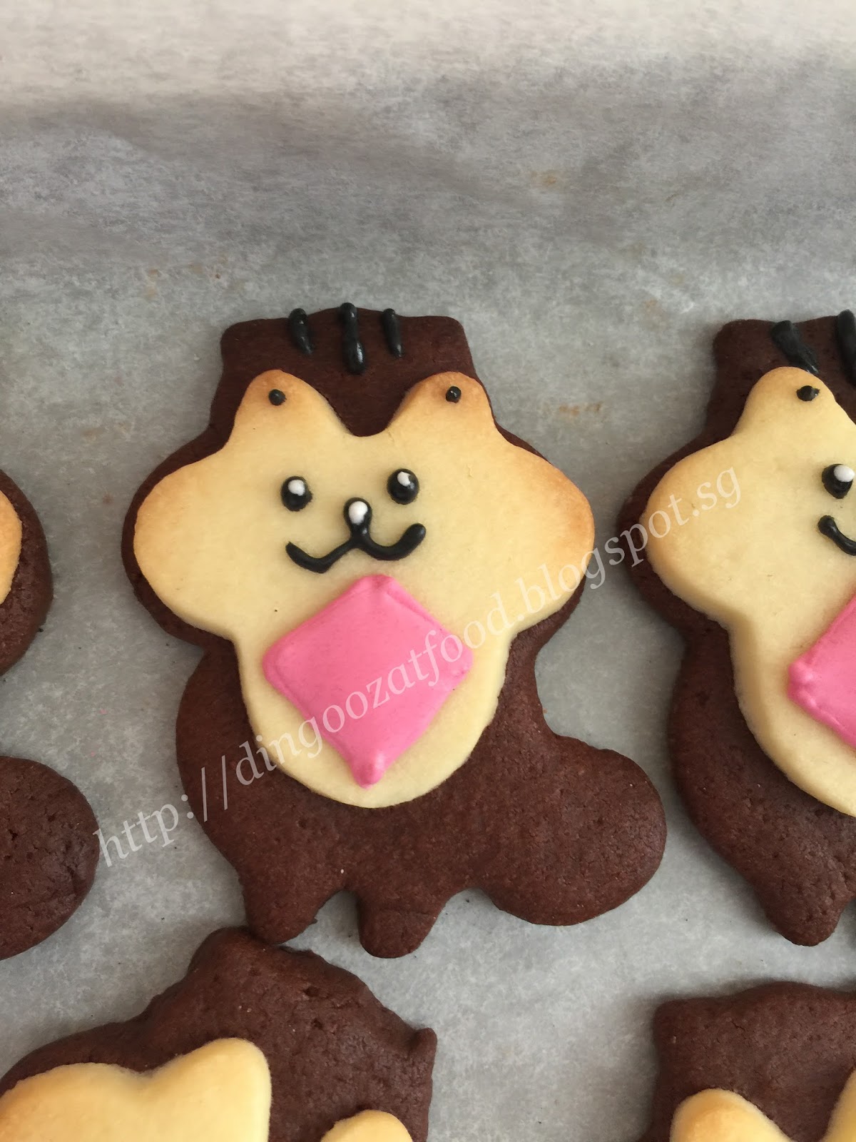 Miki's Food Archives : Decorated Chocolate & Vanilla Butter Cookies ...
