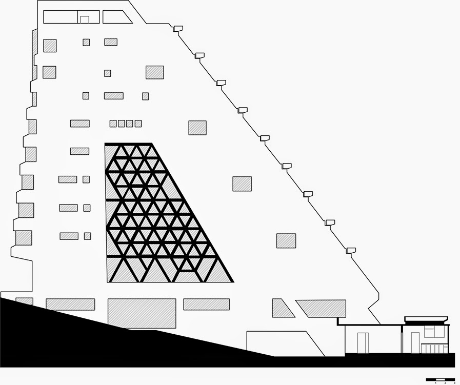 ARQUITECTURA MODERNA EN ECUADOR: EDIFICIO ATRIUM