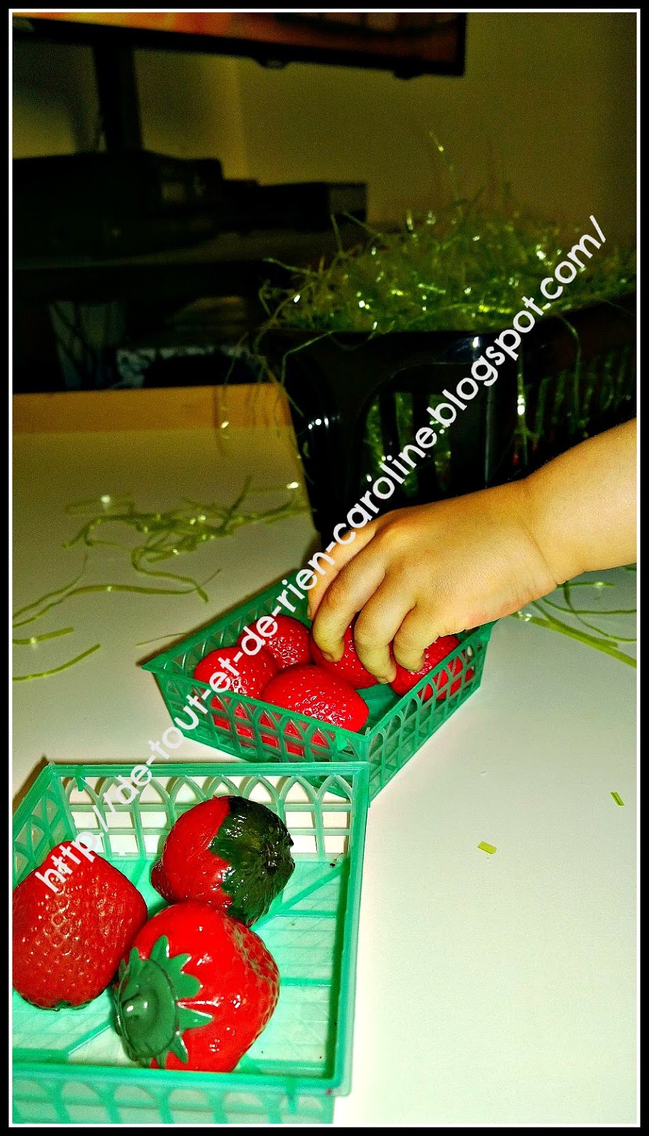 De tout et de rien: Activités pour le Préscolaire: Strawberry picking ...