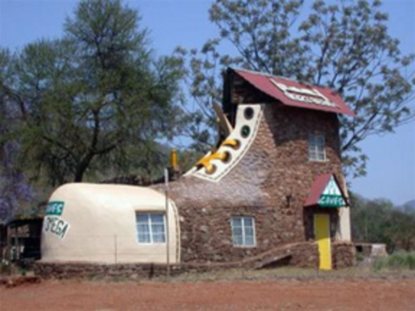 Is it weird ?: Weird Houses