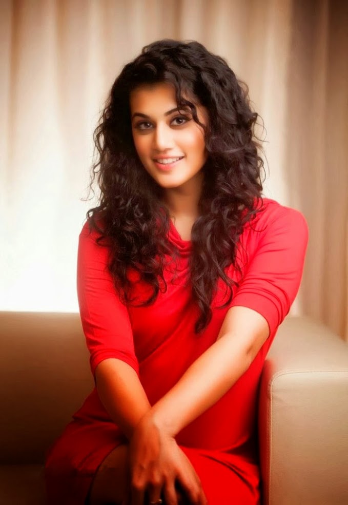 Top 10 Tapsee Latest Hot and Sexy Pics Photos Wallpapers Collection ...