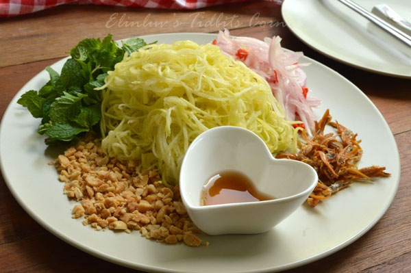 Elinluv's Tidbits Corner: Kerabu Mango - Mango Salad Asian Style