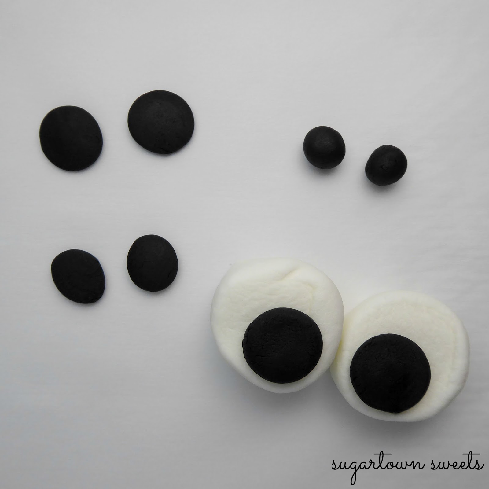 Sugartown Sweets: Googly Eyed Candy Pops