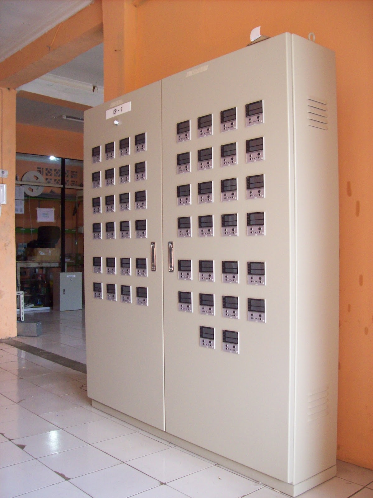 PT. Cipta Bangun Dwikarya: Panel M.C.C ( Motor Control Center)