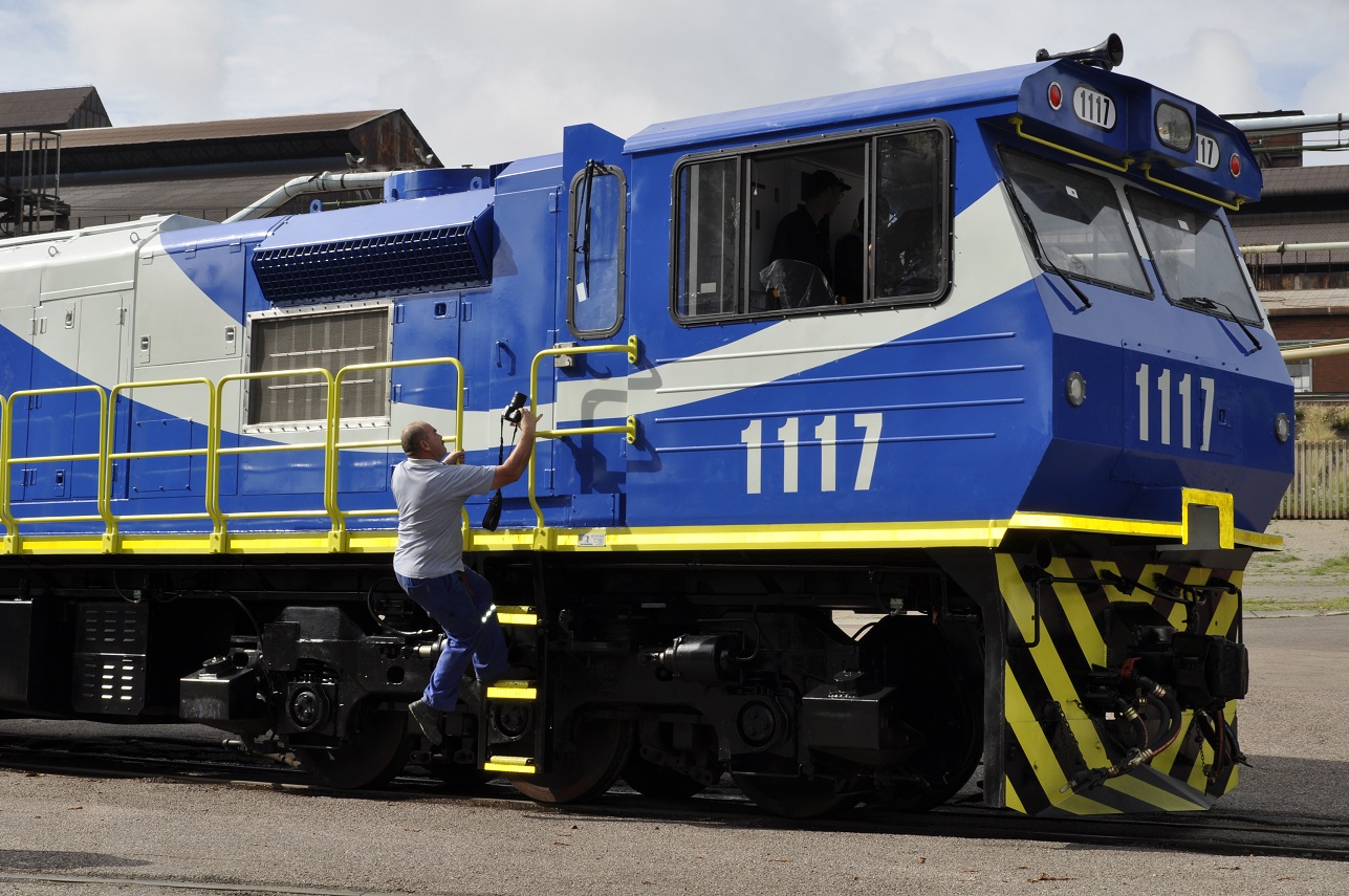 SAR CONNECTA: 1117 & 1118 Grindrod RRL Diesels - Pretoria (28th ...