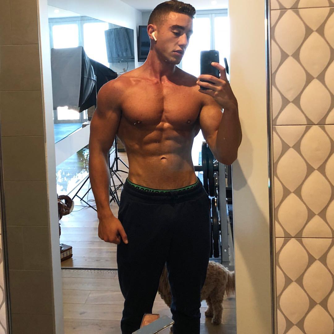 the beauty of male muscle: Zac