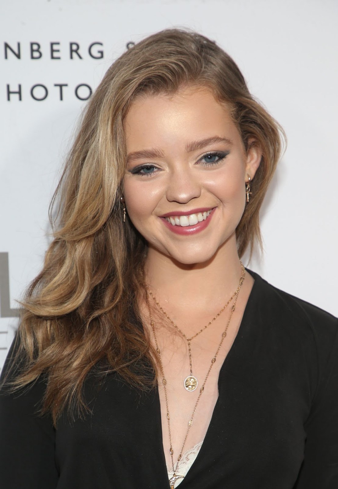 Starlet Arcade: Jade Pettyjohn