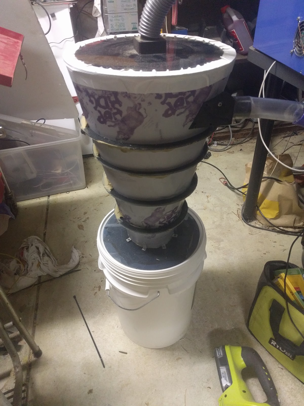 laserphile: Cyclone Dust extractor for CNC router