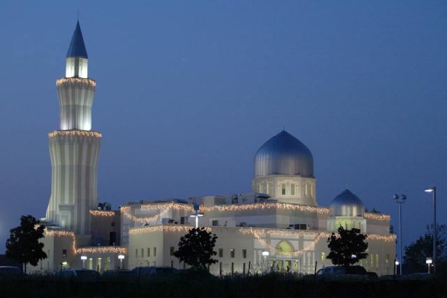 Ahmadiyya Mosques: Baitul Islam - Toronto Ontario Canada