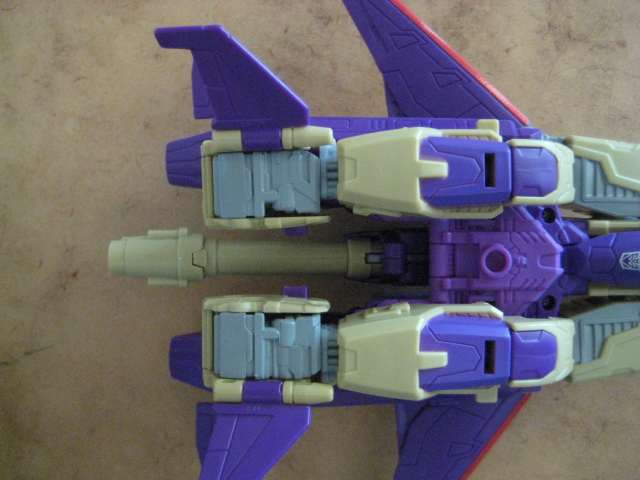 ChCse's blog: Toy Review: Transformers Generations Blitzwing