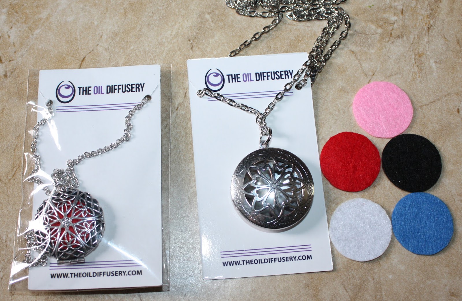 Crazy Life as Mom: The Oil Diffusery Essential Oil Pendant Review