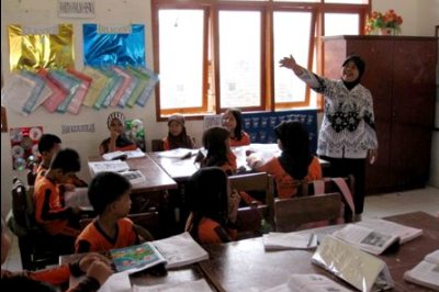 Guru SD Geser Profesor di Tim Kurikulum Baru