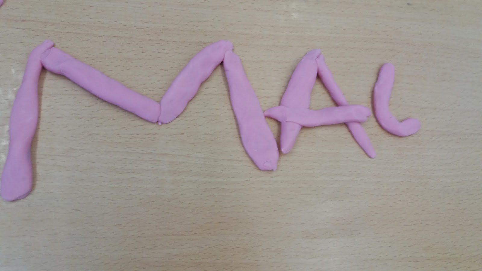 ¡Quiero saber más!: LETRAS CON PLASTILINA