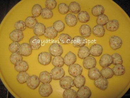 Eggless Peanut Fudge Stuffed Cake Balls – Gayathri's Cook Spot