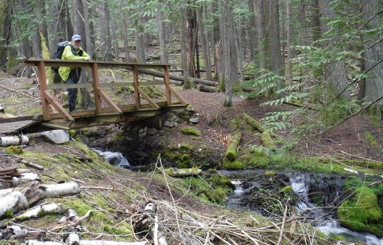 Dave'n'Kathy's Vagabond Blog: Hiking in Pilot Bay Provincial Park