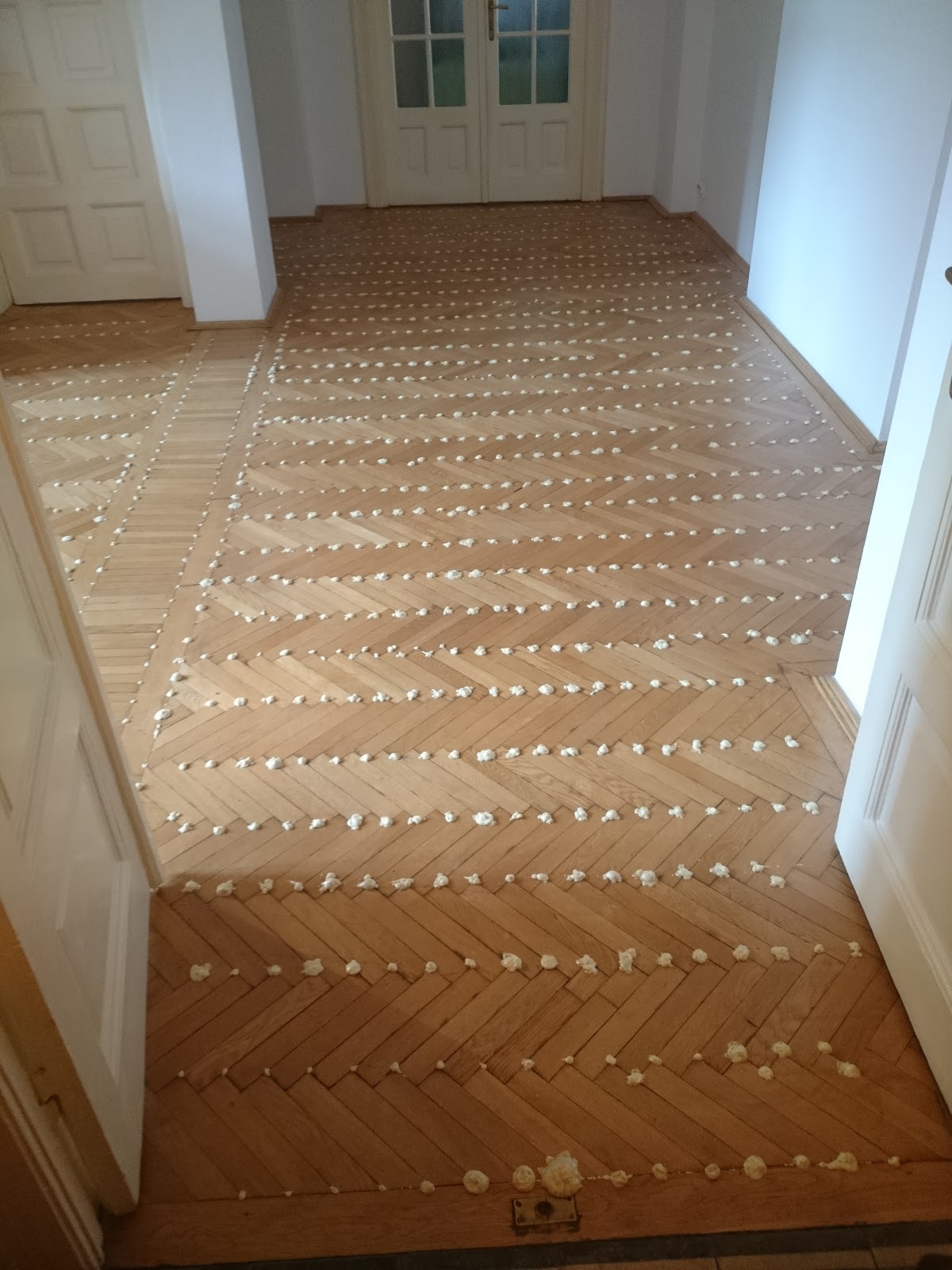 Parchet care scârțâie,injectat, reparat fara a necesita scos si montat ...