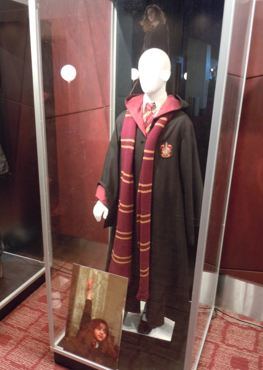 Hollywood Movie Costumes and Props: Original Harry Potter Hogwarts ...