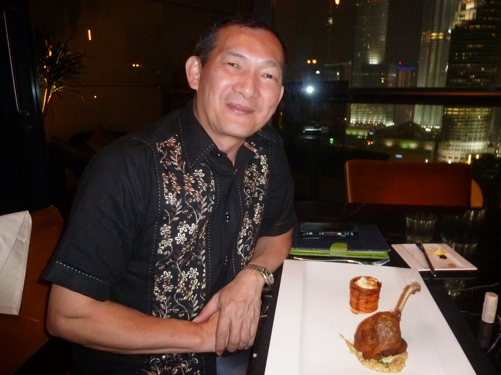 Kee Hua Chee Live!: TROIKA SKY DINING IN GRAND STYLE WITH DATO TIMOTHY ...