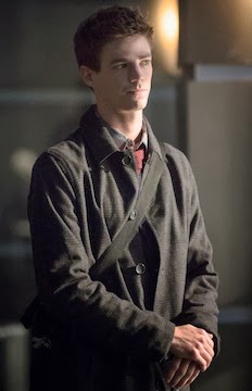 ARROW - Immagini di Barry Allen a Starling City! | Lost In A FlashForward