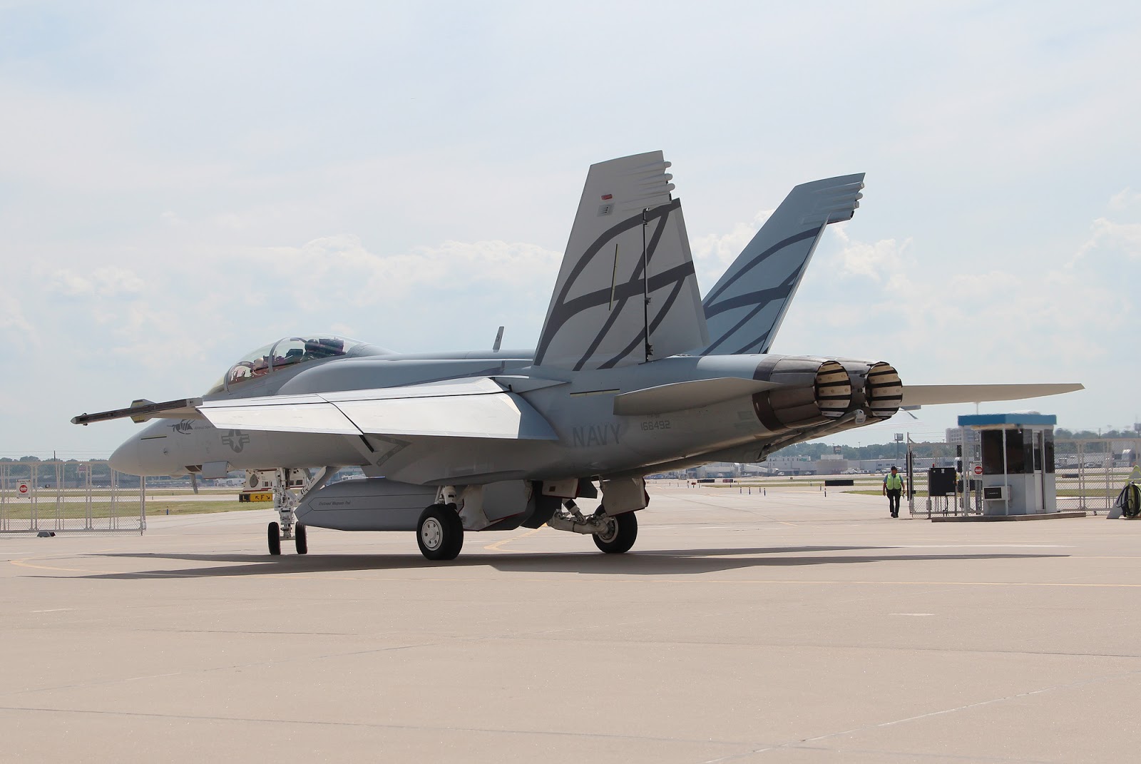 The Aero Experience: Advanced Super Hornet Makes Public Media Debut in ...