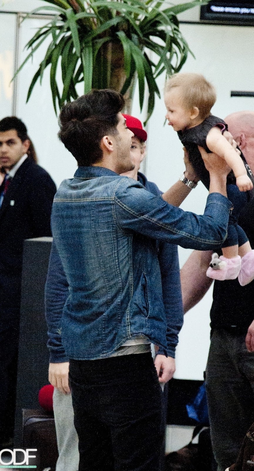 Celeb Saggers: SAGGER OF THE YEAR #6: Zayn Malik Sagging FCUK Boxers