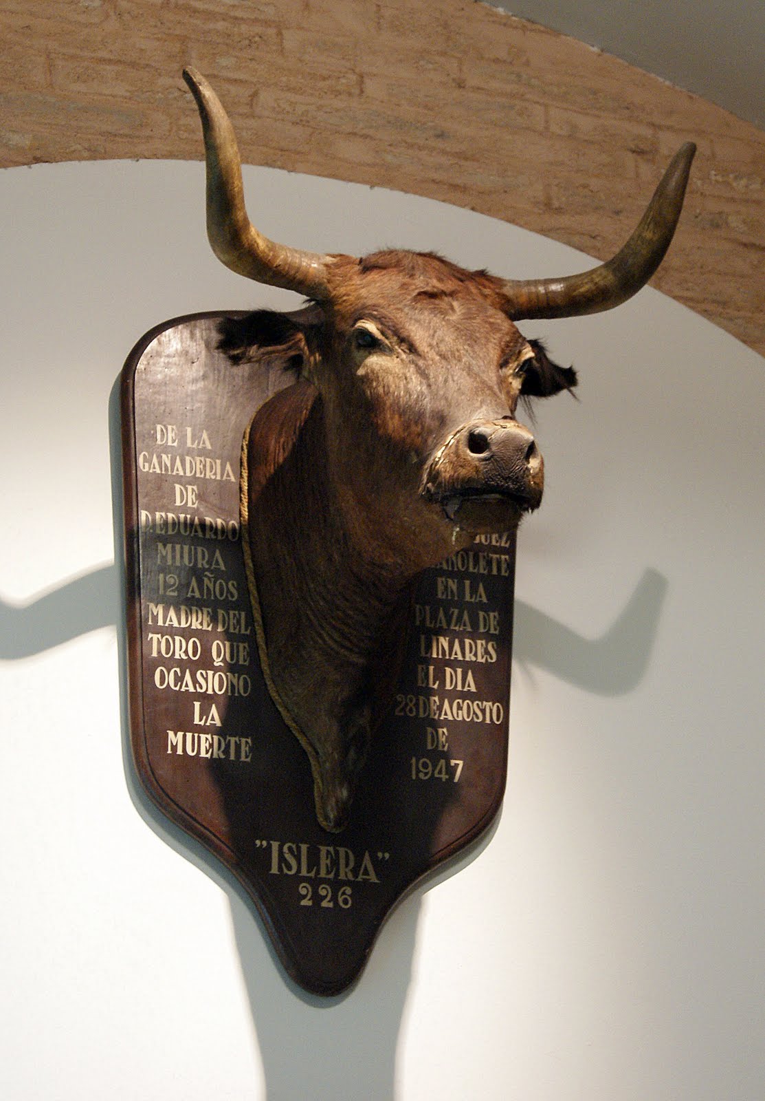 Leyendas de Sevilla: Plaza de Toros de la Real Maestranza y -II.