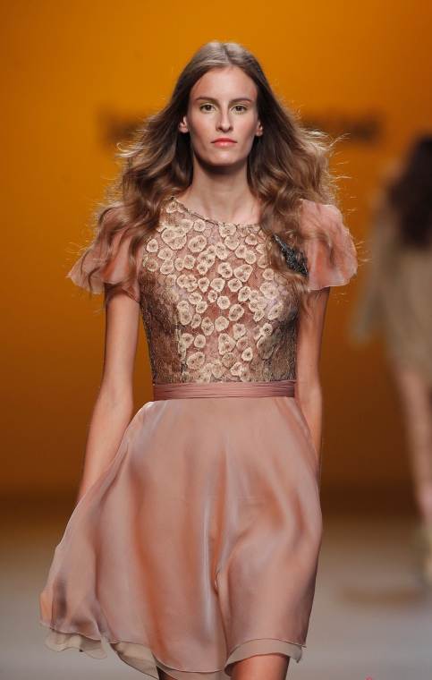 crea tu imagen y estilo: VESTIDOS ESTILO ROMANTICO