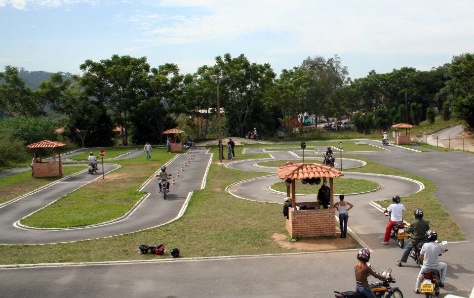 C.F.C Oficial: Nossa Pista de Moto