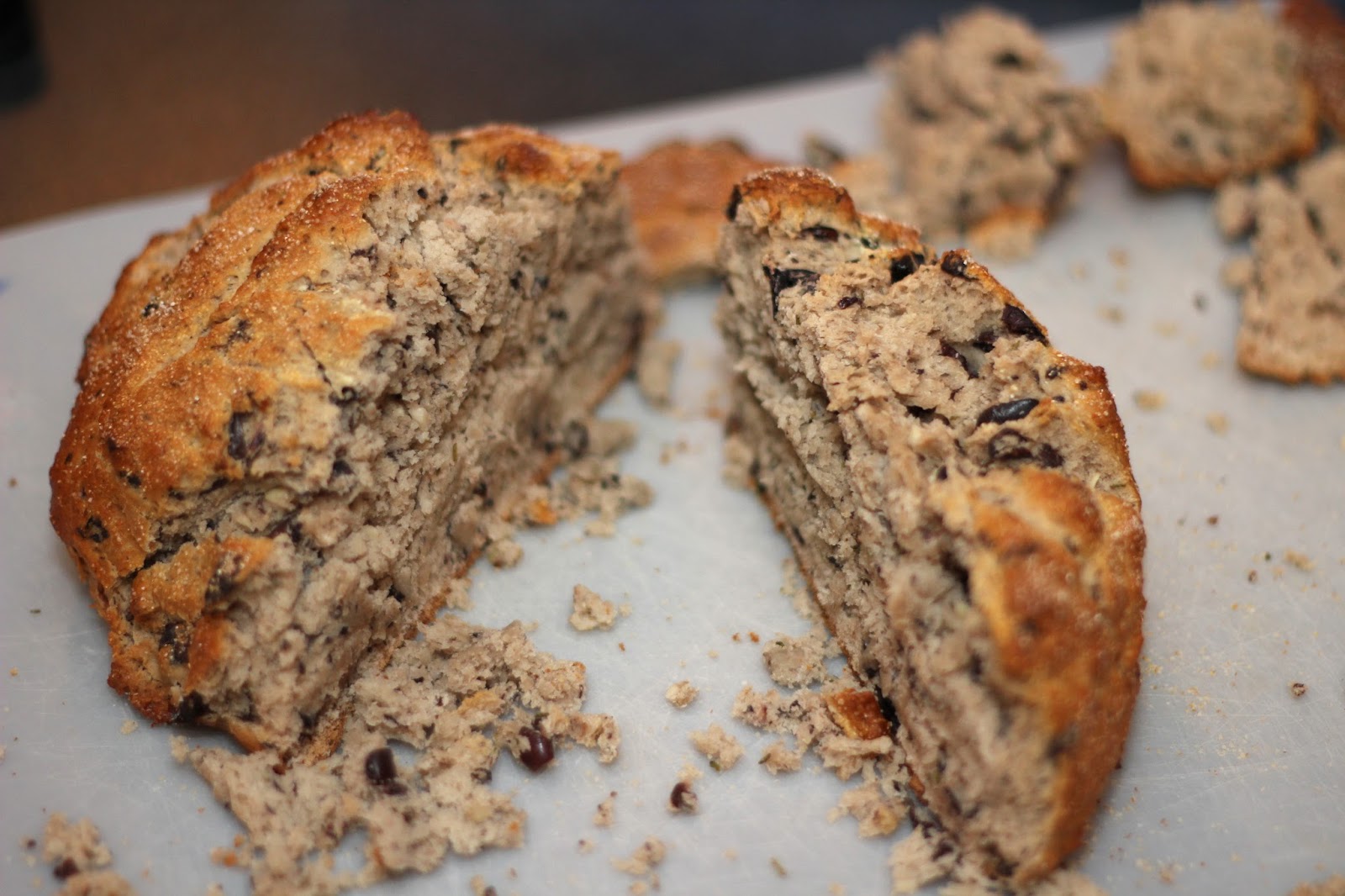 Amateur Omnivore: Olive Bread Crouton