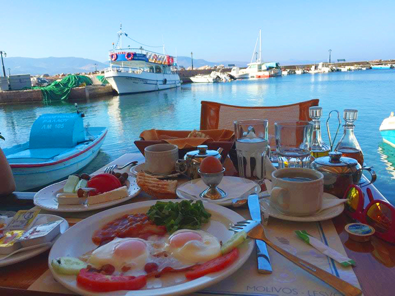 MOLYVOS'TA (MİDİLLİ ADASI'NDA) YEMEKLER VE RESTORANLAR