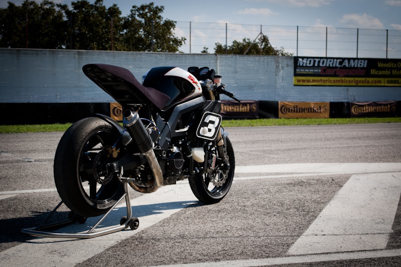 Racing Cafè: Suzuki "SV 1000 R" by MacGyver - Step 2