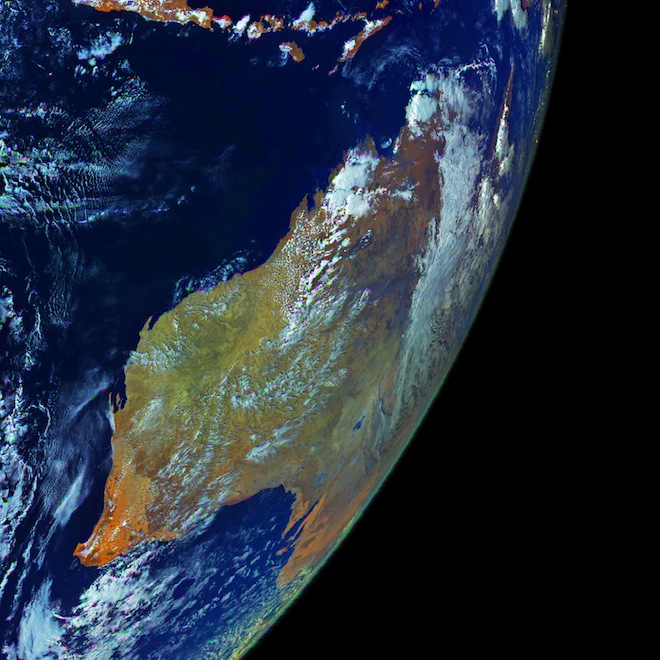 White Wolf : Celebrate Earth Day in Super High Resolution (Videos)