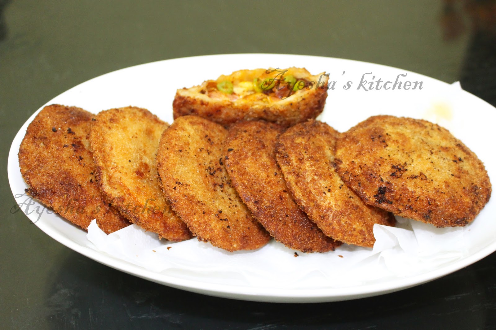 CHEESY BEEF PATHIRI / PATHIL - A spicy snack with Beef and Wheat flour