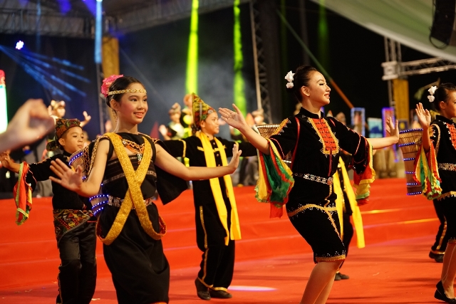 Tarian Tradisional Mengikut Empat Kaum di Sabah: Kaum Kadazan: Sumazau