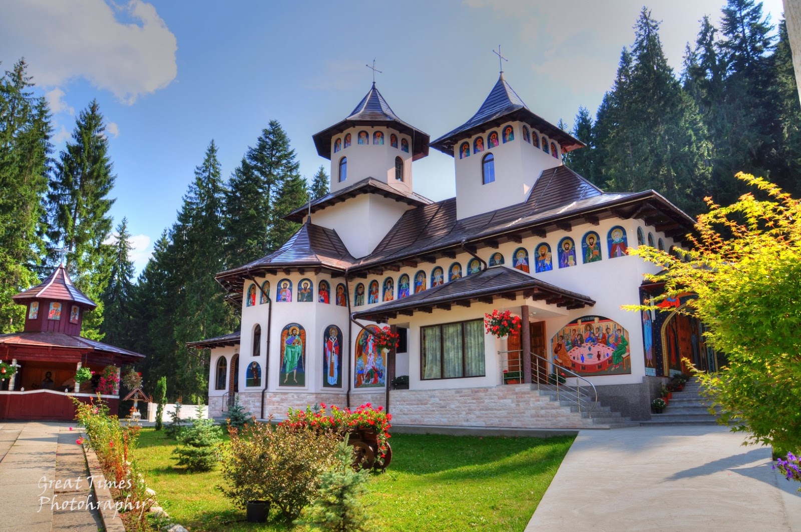 Sihastria Raraului Monastery | Great Times Photography