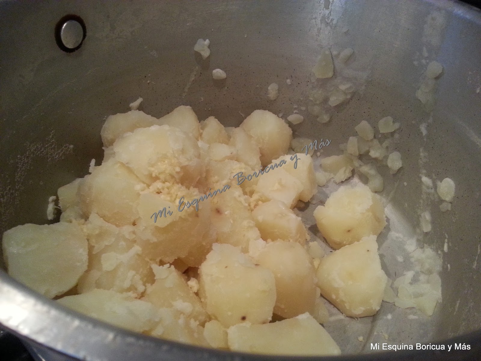 Mi Esquina Boricua y Más: Papas majadas con ajo