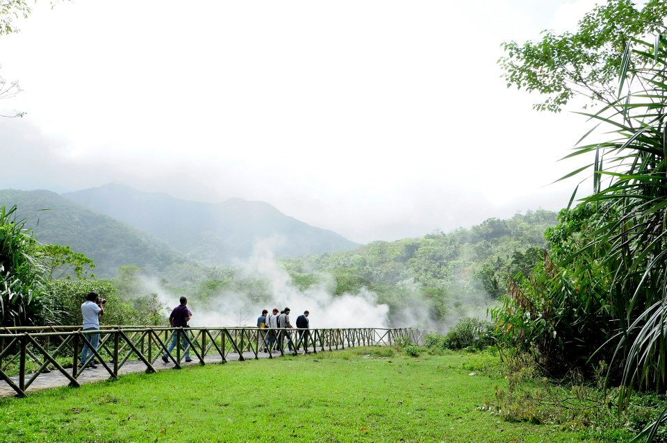 Byahero: Inang-Maharang Boiling Lake in Manito, Albay