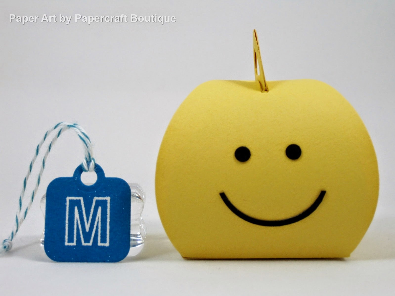 Papercraft Boutique: Smiley Gift Box